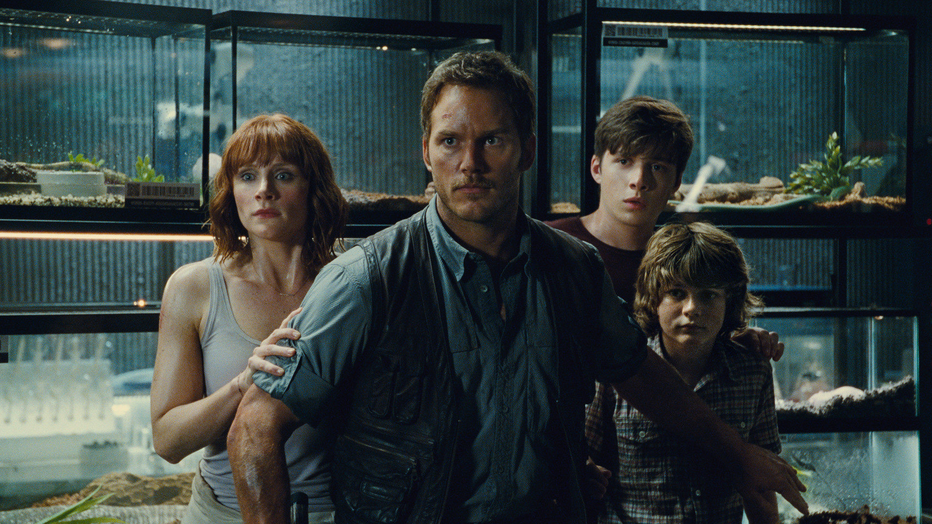 Jurassic World (2015) | Qwipster | Movie Reviews Jurassic World (2015)