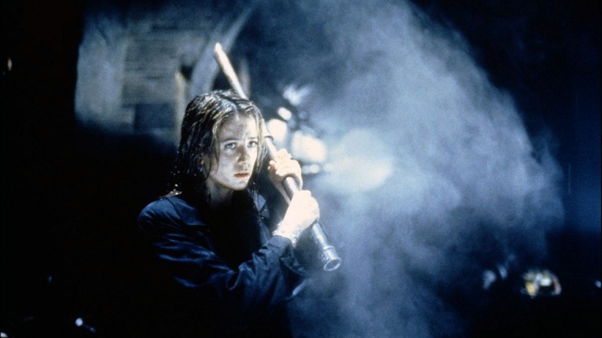 Mimic (1997) | Qwipster | Movie Reviews Mimic (1997)